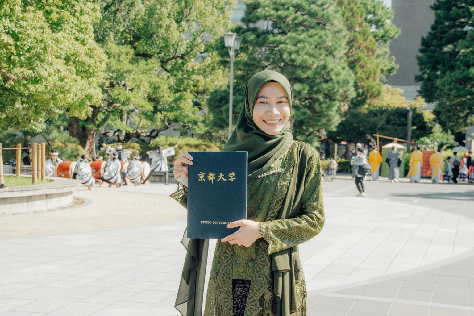 Resmi Sandang Gelar Doktor, Dr. Sri Wijanarti Selesaikan Studi S3 di ...